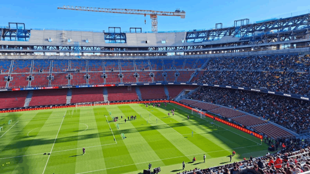El Camp Nou reabre tras 894 días con entrenamiento abierto del ...
